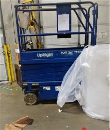 PP-1121 UPRIGHT MAN LIFT