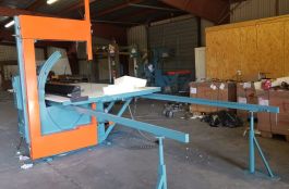 TT-2174 ANGLE FOAM CUTTING MACHINE, INSIDE WORKTABLE WIDTH 812.8mm